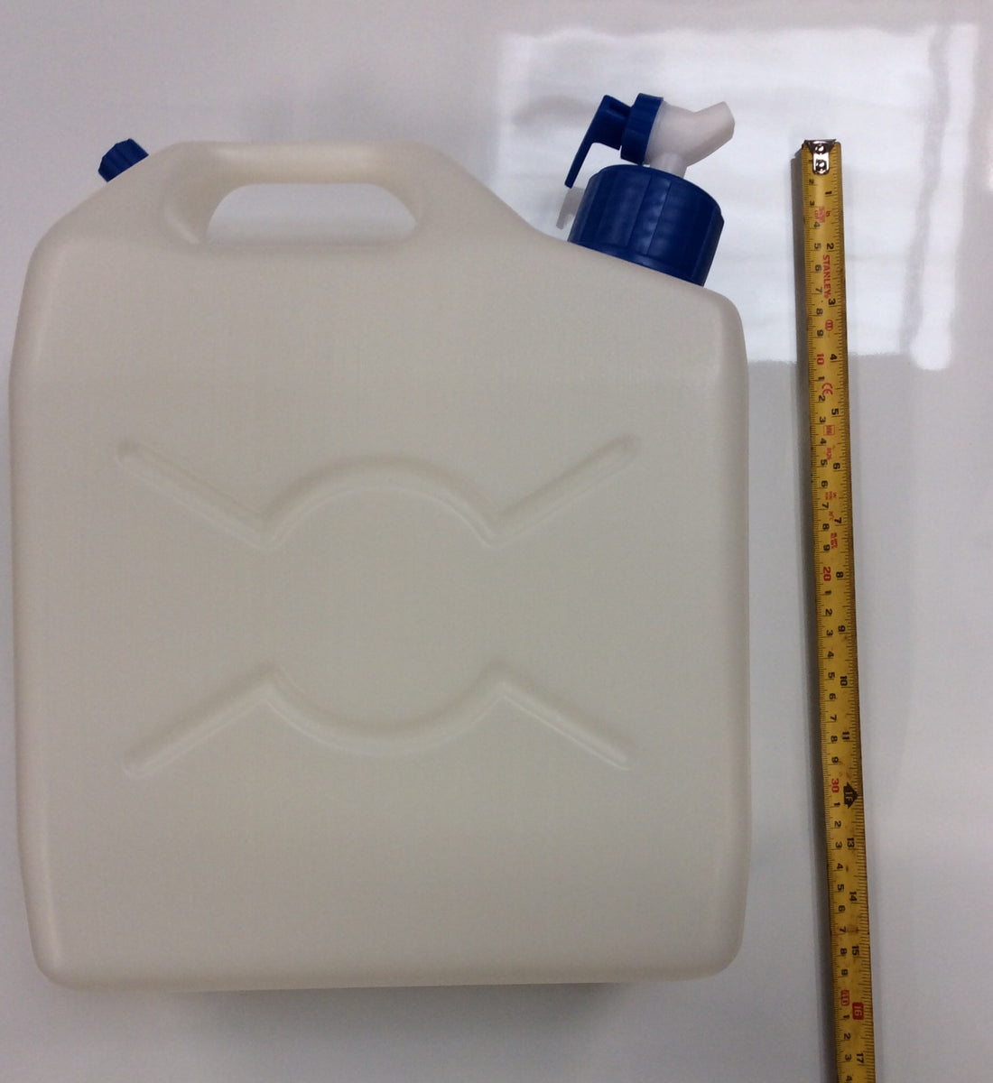 Water carrier 10lt with tap – S.K Camping & Leisure